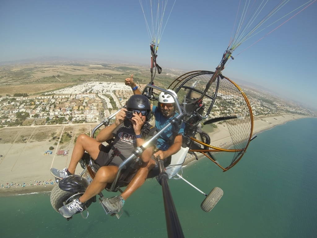 Paramotor Tandem Flights | Aeronomadas.com
